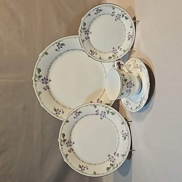 Noritake | Dining | New Noritake Morning Poem 40 Five Piece Place ...